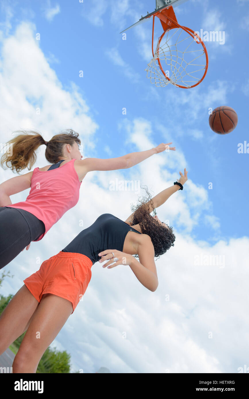 Upward view of basketball hoop hi-res stock photography and images - Alamy