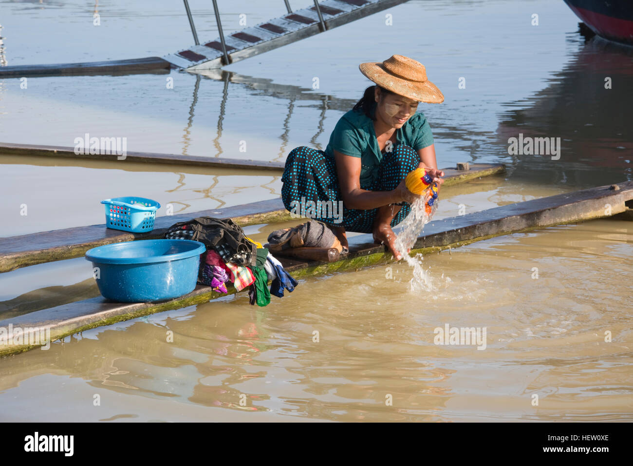 ASIA, MYANMAR (BURMA), Sagaing Division, Mingkin, Chindwin River, Kan ...