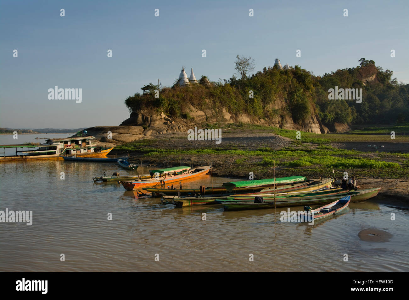 ASIA, MYANMAR (BURMA), Sagaing Division, Kalywa, Chindwin River, Chaung ...