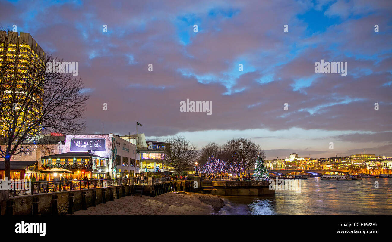 South bank light displays hi-res stock photography and images - Alamy