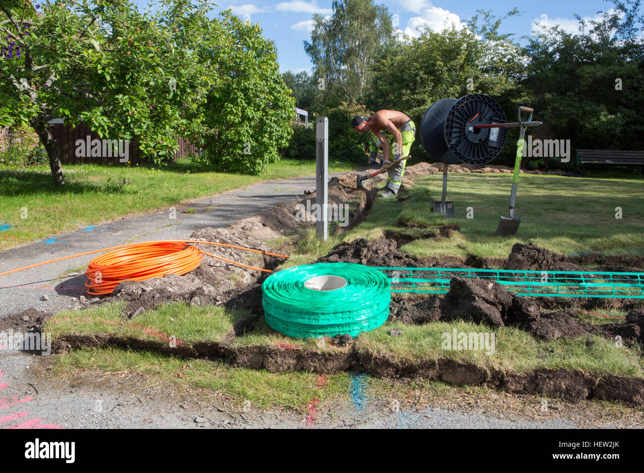 Fiber installation hi-res stock photography and images - Alamy