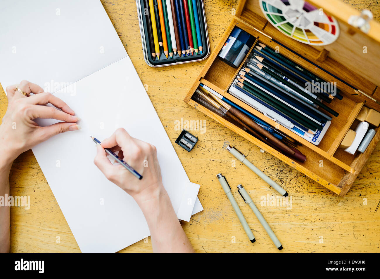 Pencil drawing view hi-res stock photography and images - Alamy