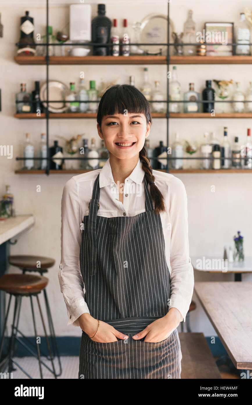 Female Bartender High Resolution Stock Photography and Images - Alamy