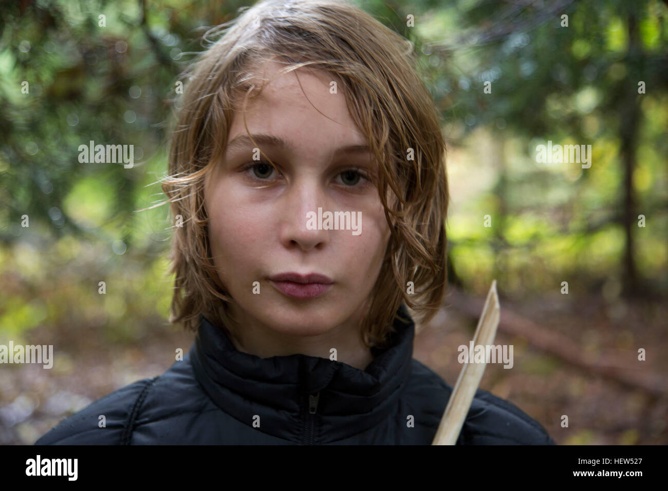 Boy setting hi-res stock photography and images - Alamy