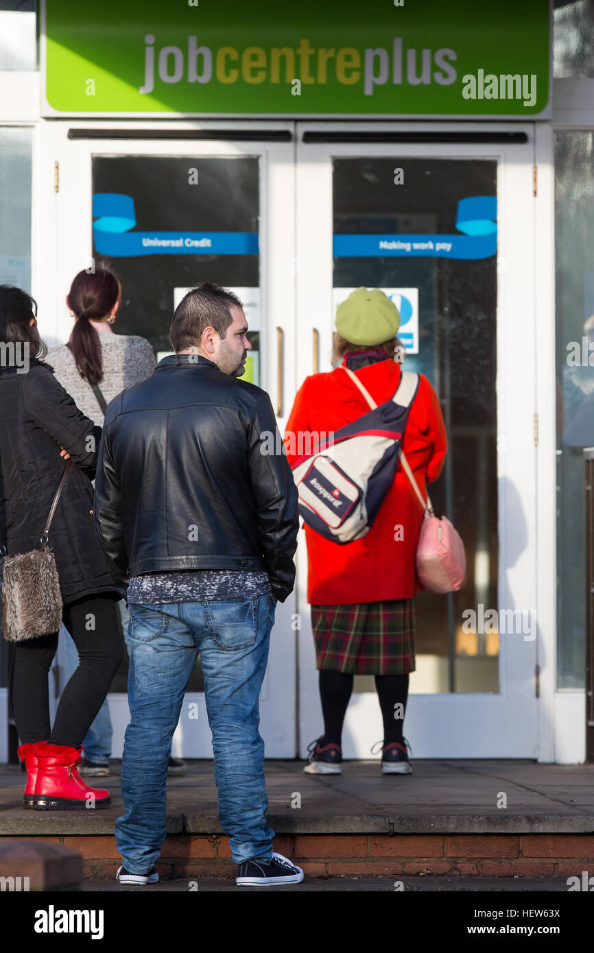 Unemployed people queuing for jobs hi-res stock photography and images ...