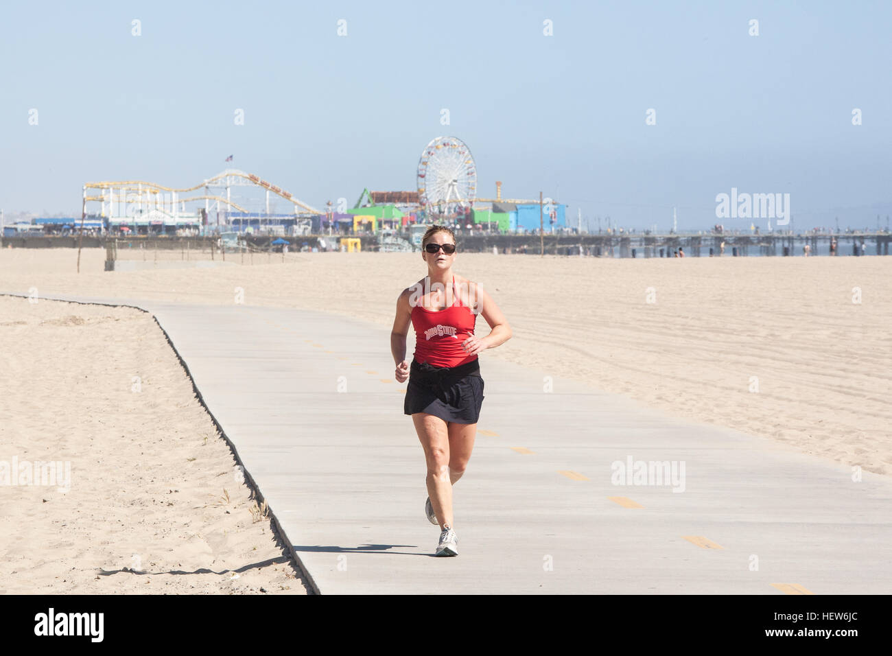 Santa monica beach boardwalk skating hi-res stock photography and ...