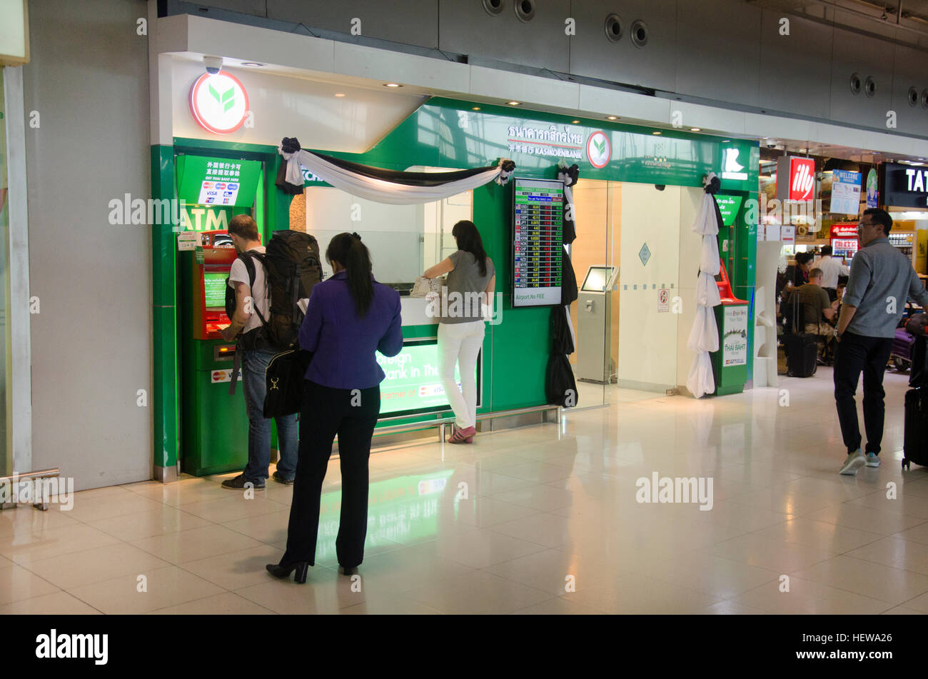 Thai people travelers foreigner hi-res stock photography and images - Alamy