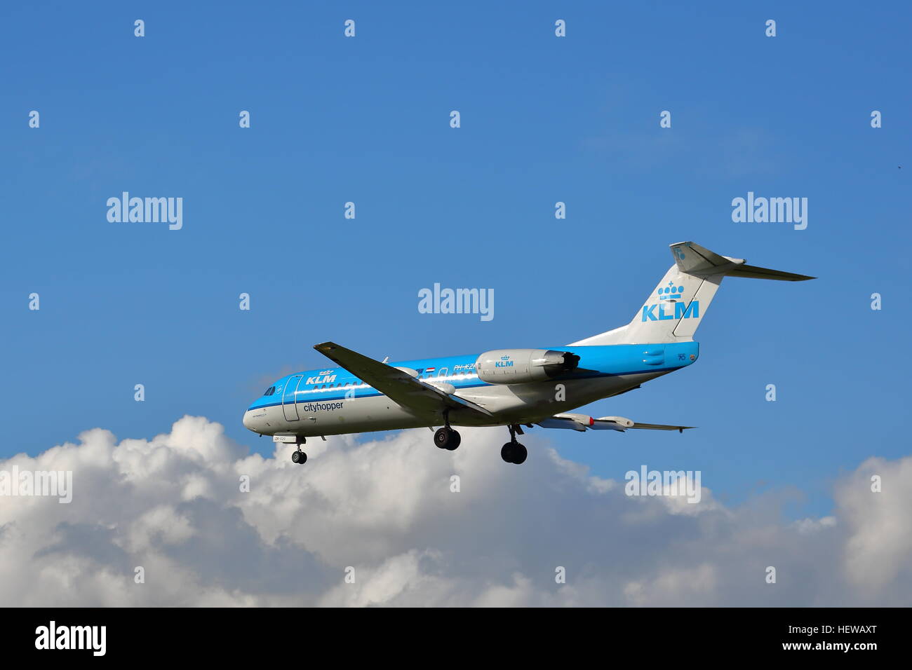Klm fokker f70 jet airliner hi-res stock photography and images - Alamy