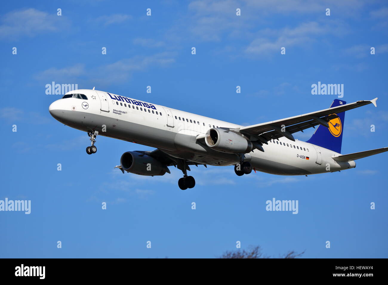 Lufthansa Airbus A321-200 D-AISN landing at London Heathrow Airport, UK ...