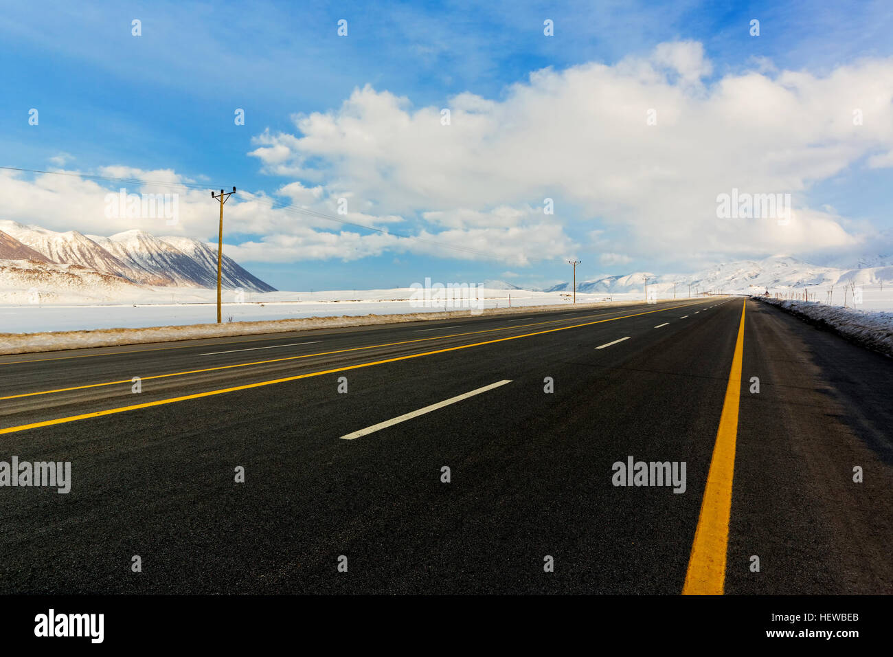 Empty motorway hi-res stock photography and images - Alamy