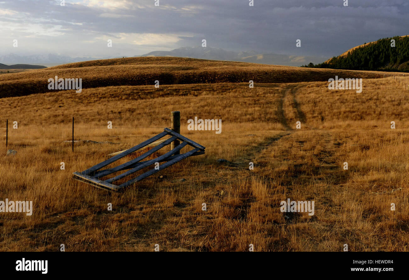 The Cairns Golf Course in Tekapo offers stunning views of the ...