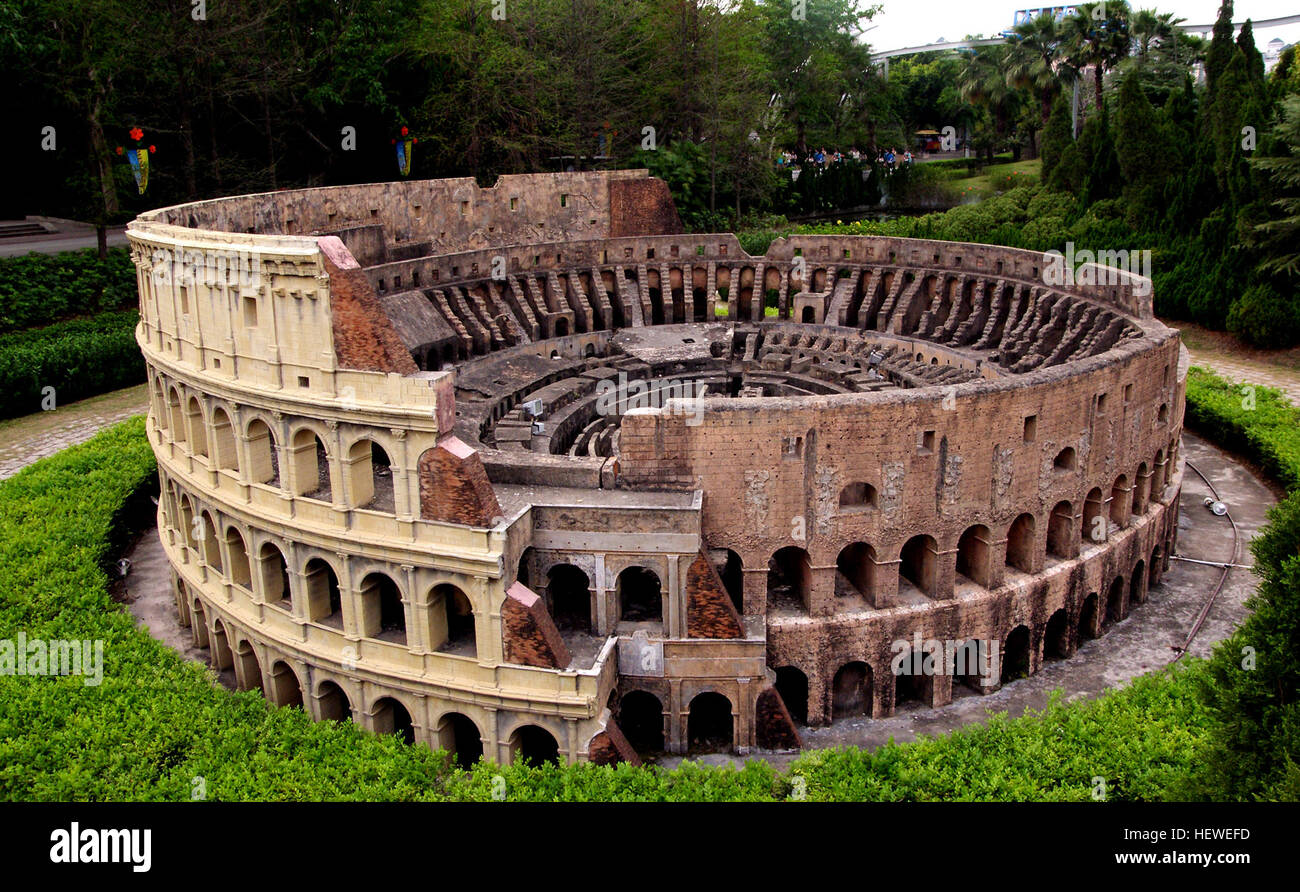 Colosseum entertainment hi-res stock photography and images - Alamy