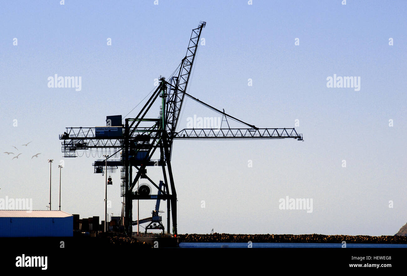 Dockside gantry crane hi-res stock photography and images - Alamy
