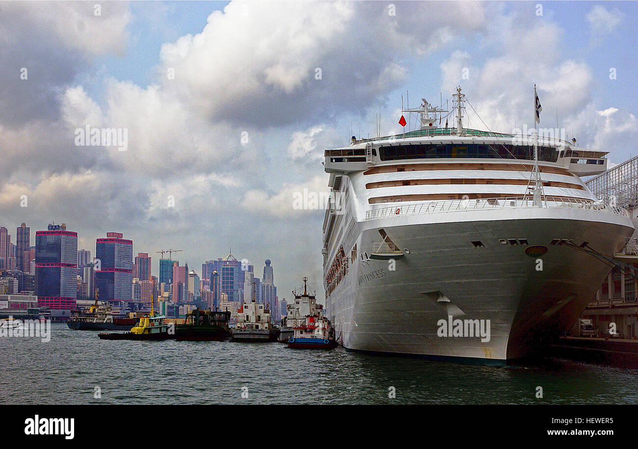 Dawn Princess is a Sun-class cruise ship with numerous amenities ...