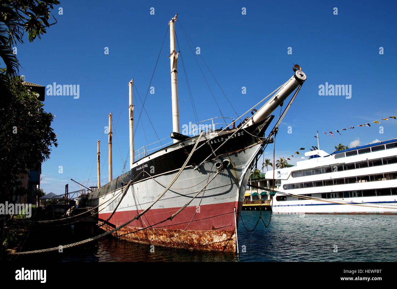 Falls of Clyde is the last surviving four-masted, iron-hulled ship and ...