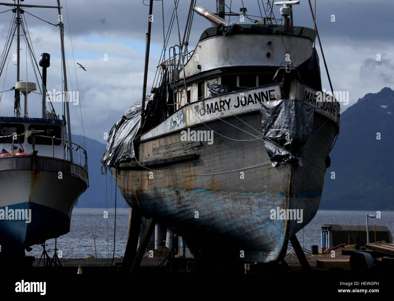 Icy boats hi-res stock photography and images - Alamy