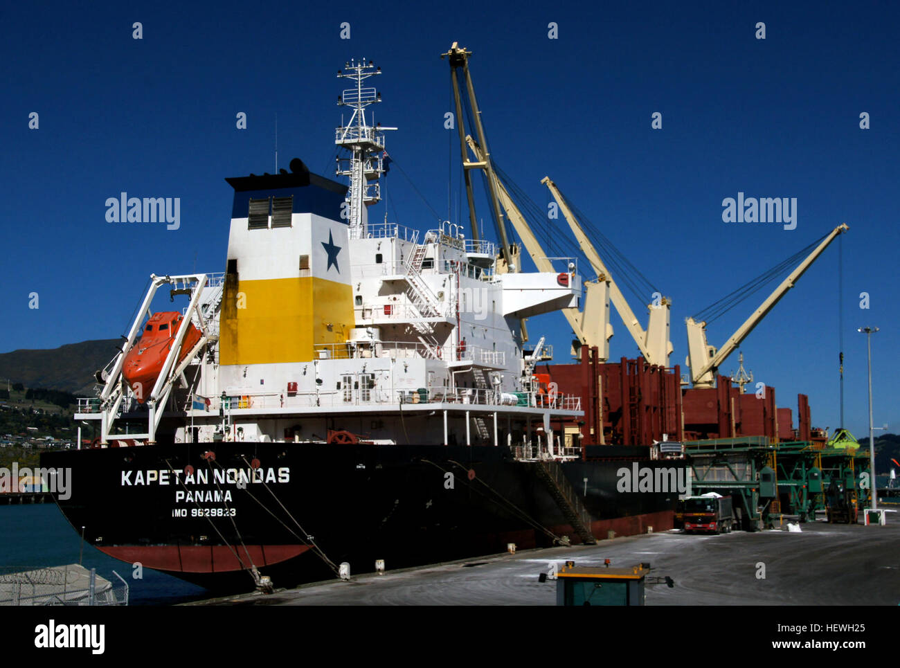 Panama cargo ship sea hi-res stock photography and images - Alamy