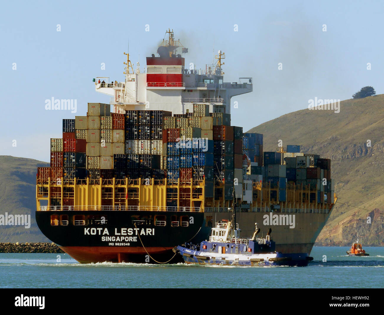 Singapore container ship hi-res stock photography and images - Alamy