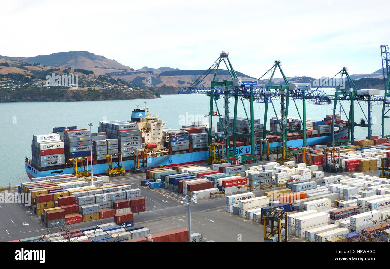 The LICA MAERSK is a container ship flagged in Denmark, with a gross ...