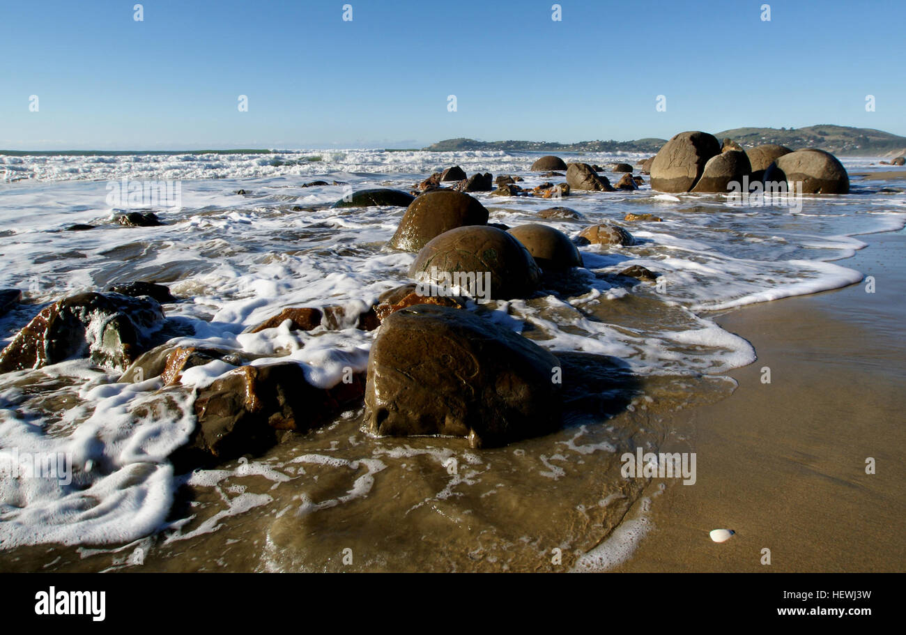 Unusually large spherical boulders lying hi-res stock photography and ...
