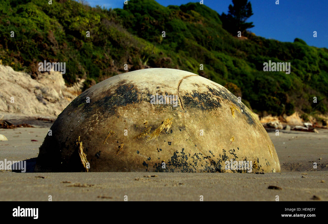 Unusually large spherical boulders lying hi-res stock photography and ...