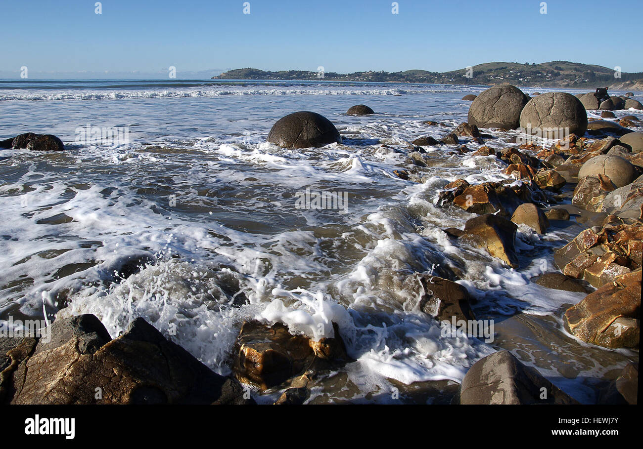 Unusually large spherical boulders lying hi-res stock photography and ...