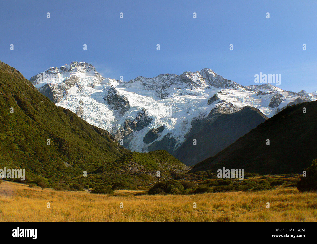 Aoraki / Mount Cook is New Zealand's highest peak, located in the ...