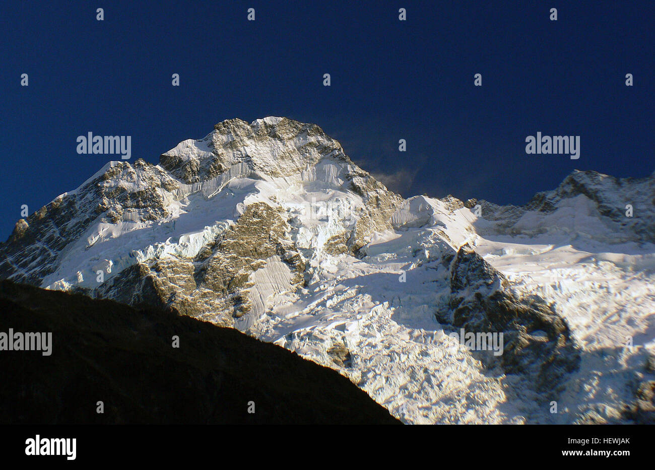 Aoraki / Mount Cook, New Zealand’s highest peak, is part of the ...