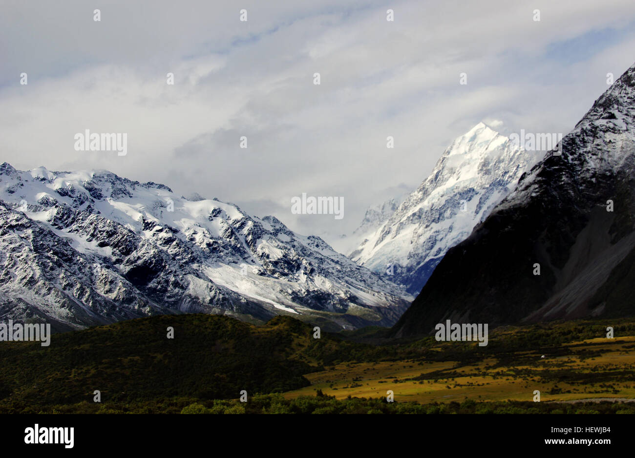 Aoraki / Mount Cook, located in New Zealand’s Mount Cook National Park ...