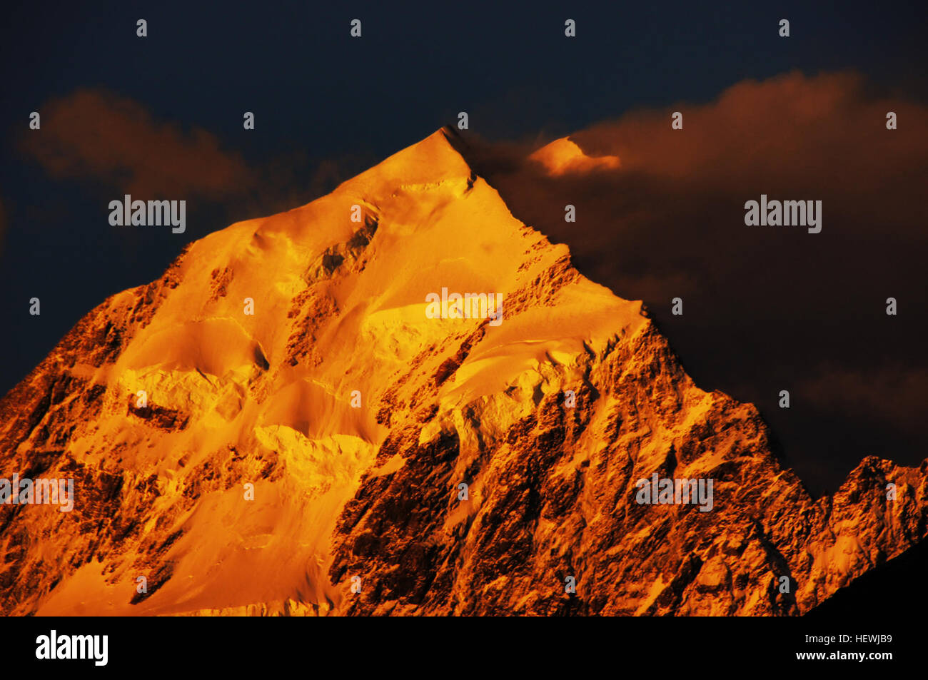 Aoraki/Mount Cook, New Zealand’s highest peak, is featured in this dawn ...