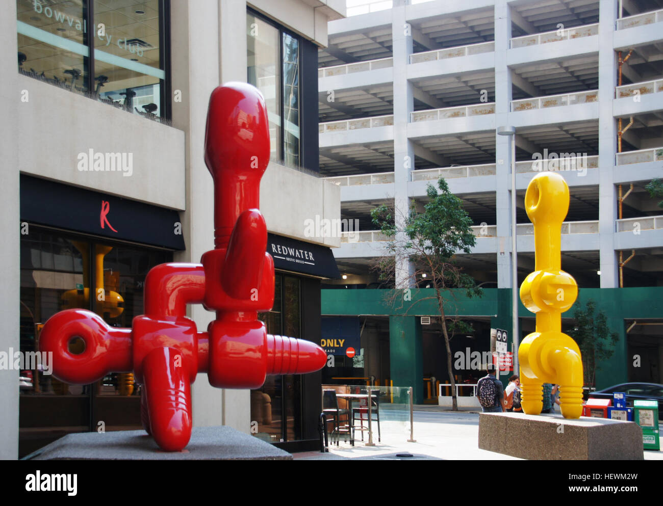 Kabuki sculpture bow valley square hi-res stock photography and images ...
