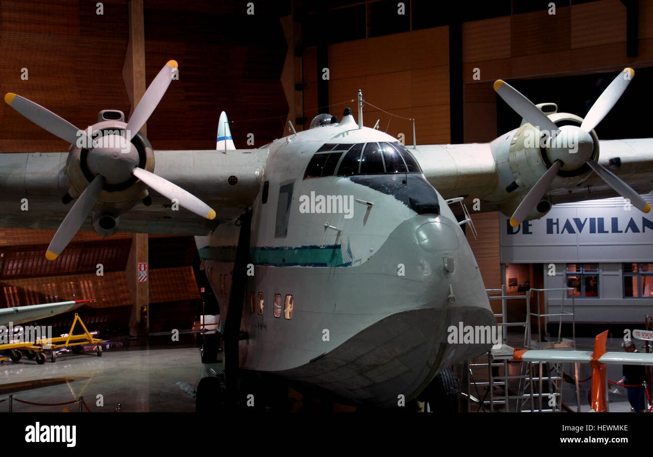 Short solent flying boat hi-res stock photography and images - Alamy