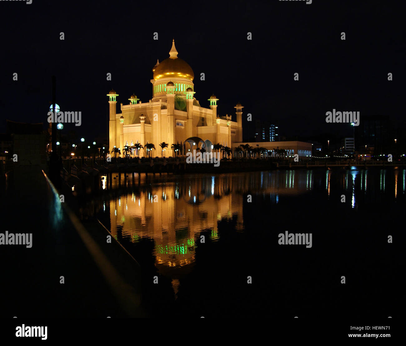 The glorious architecture of omar ali saifuddien mosque hi-res stock ...