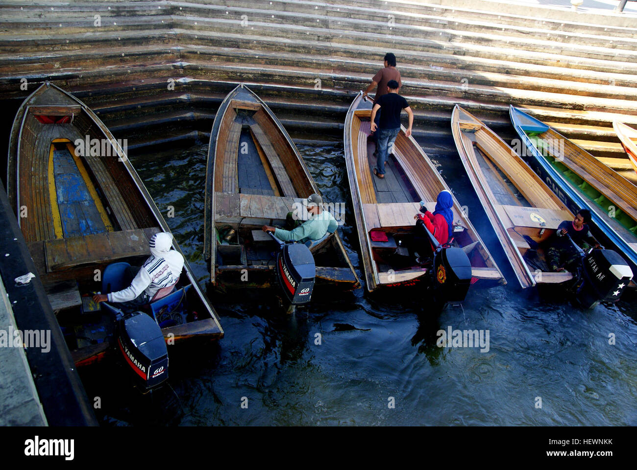 Water taxies brunei hi-res stock photography and images - Alamy