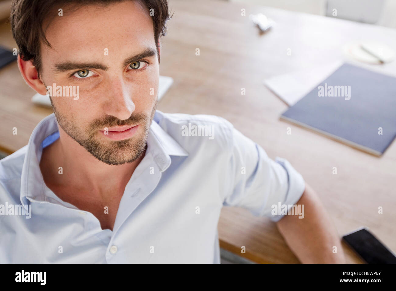 Looking and camera hi-res stock photography and images - Alamy