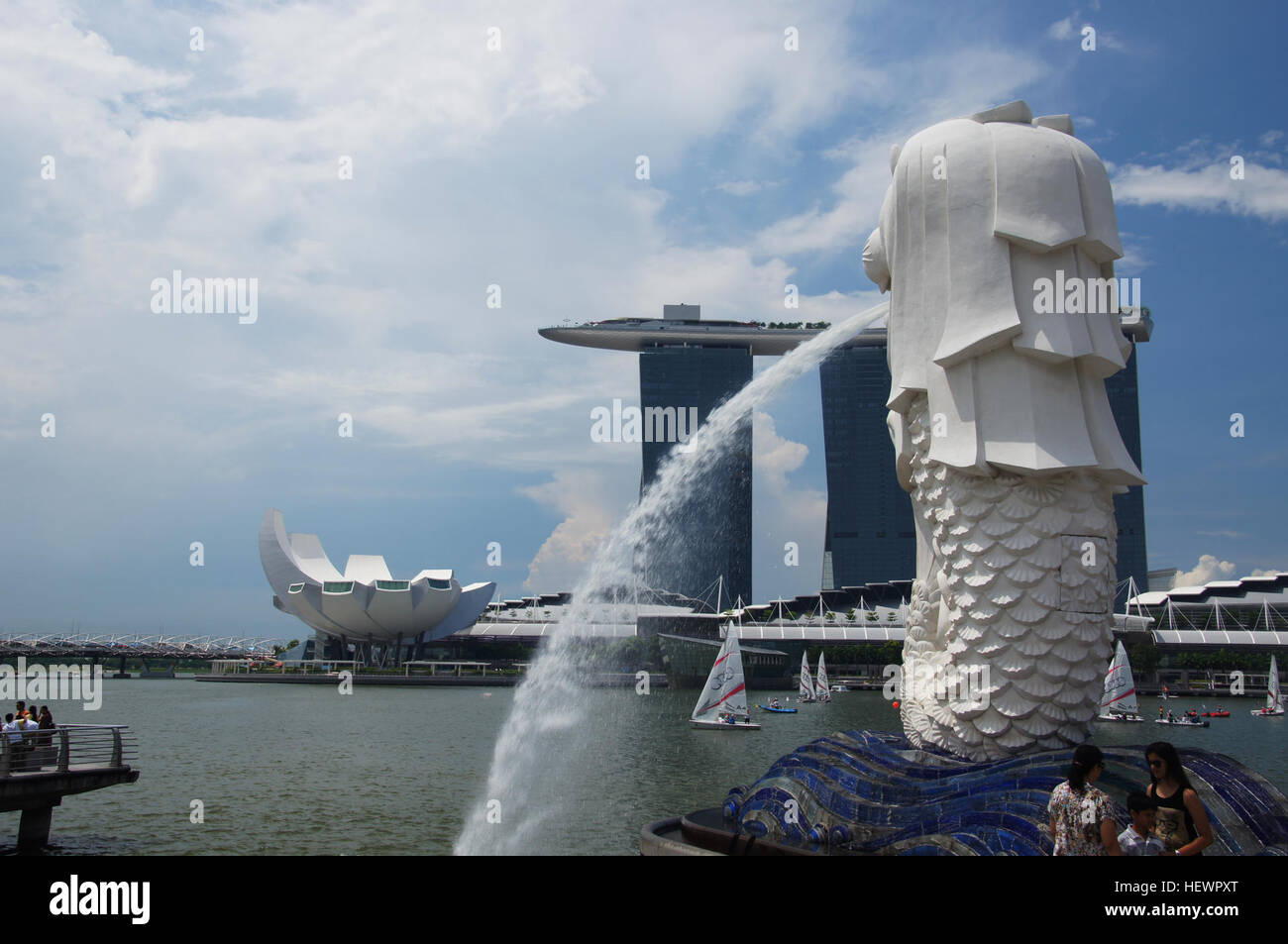 Lee kuan yew statue hi-res stock photography and images - Alamy