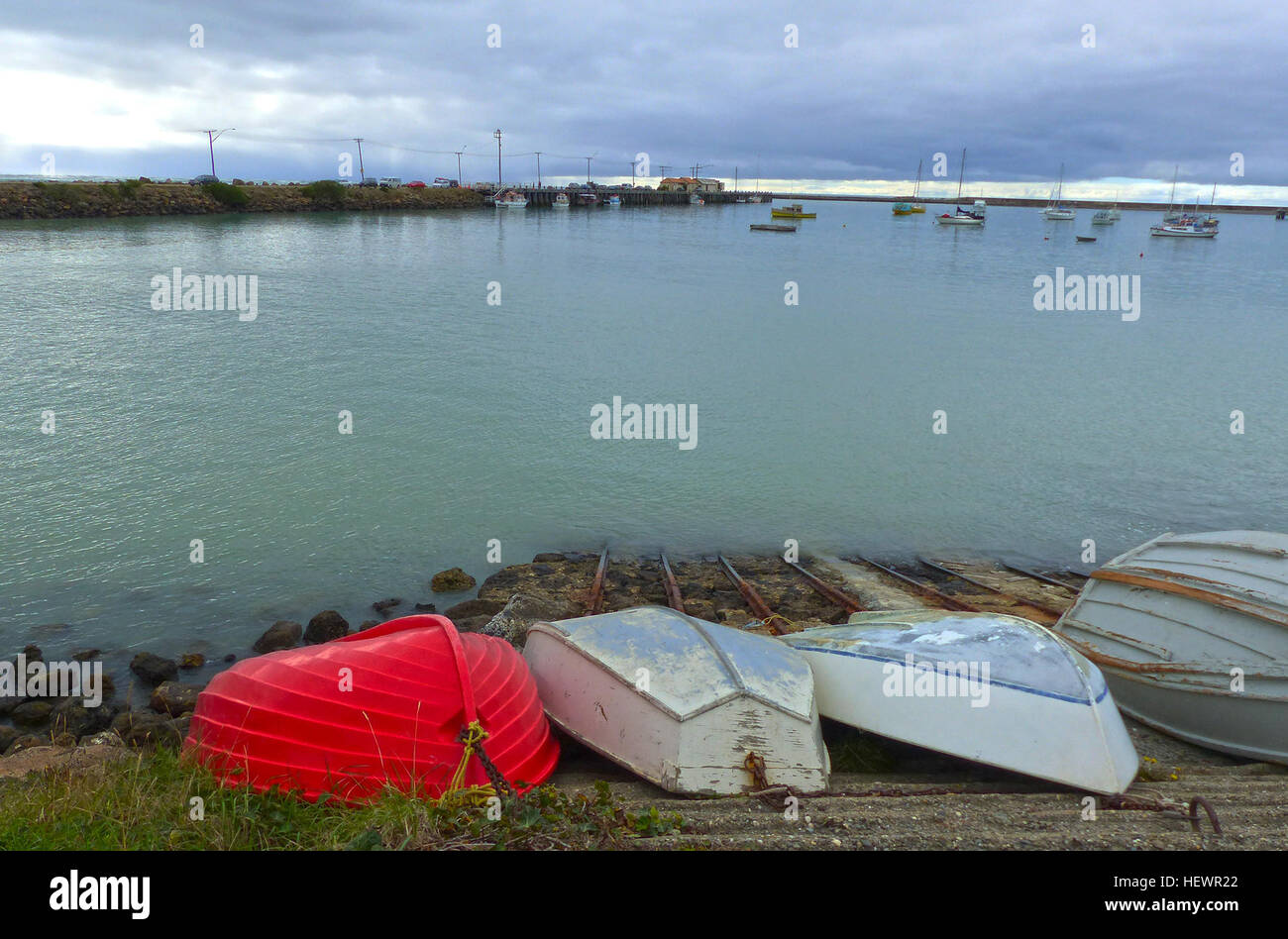 Dingey sailing hi-res stock photography and images - Alamy