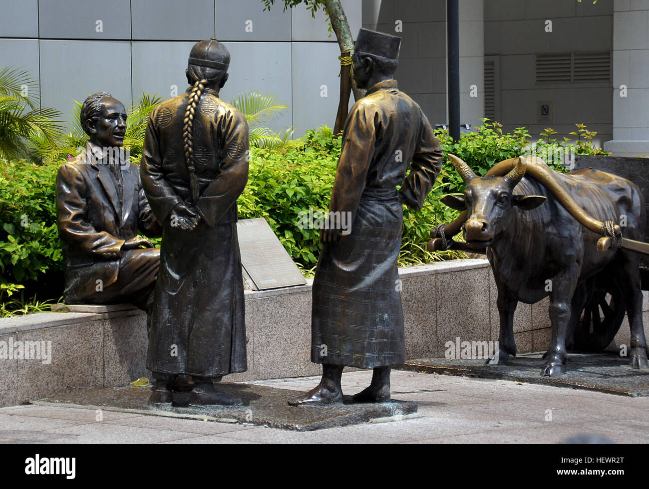 Aw Tee Hong’s sculptures depict a historical scene with Scottish ...