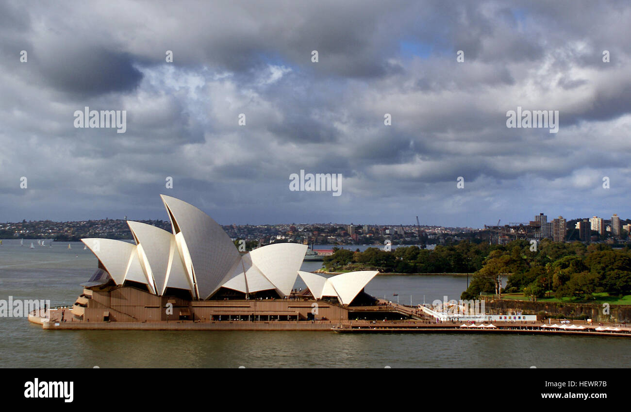 Ove arup hi-res stock photography and images - Alamy