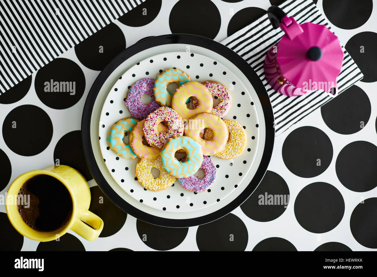 Pink party ring biscuits hi-res stock photography and images - Alamy