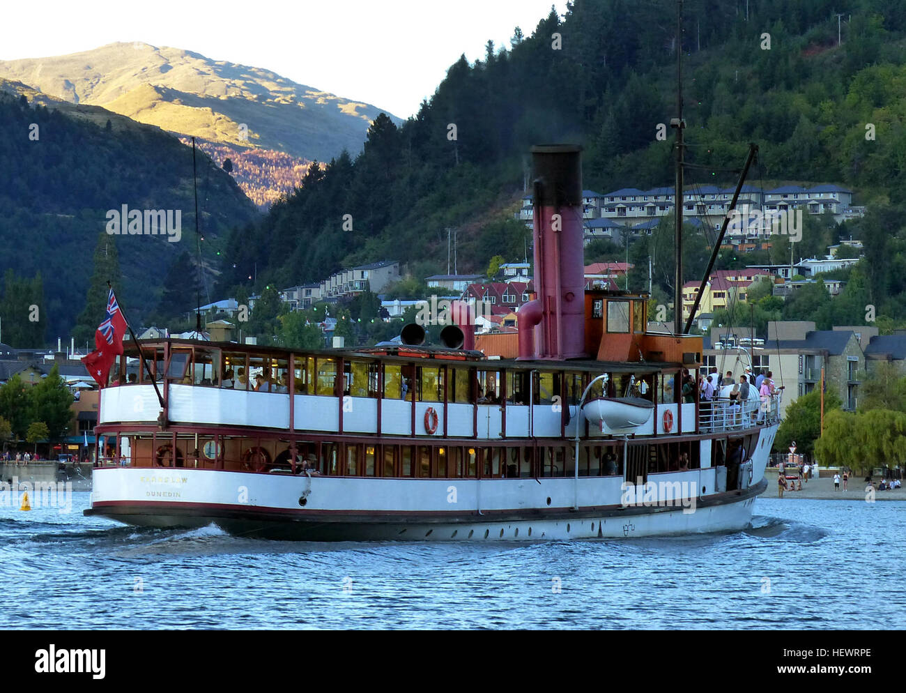 The TSS Earnslaw, built in 1912, is a historic twin-screw steamship ...