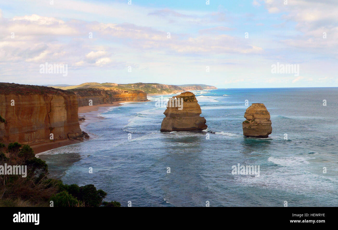 This photograph captures the iconic coastline along the Great Ocean ...