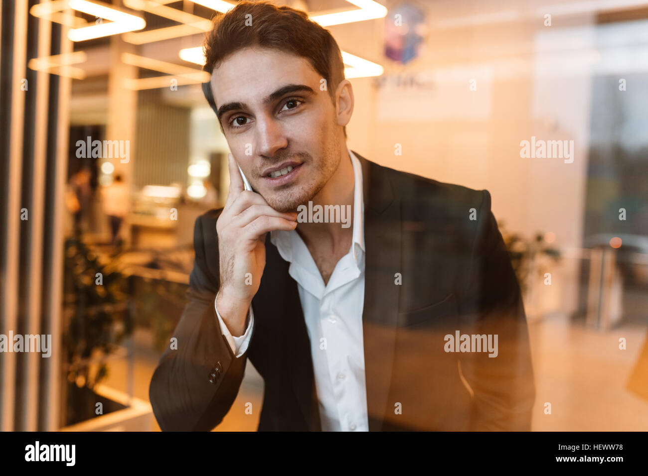 Manager talking worker workstation hi-res stock photography and images ...