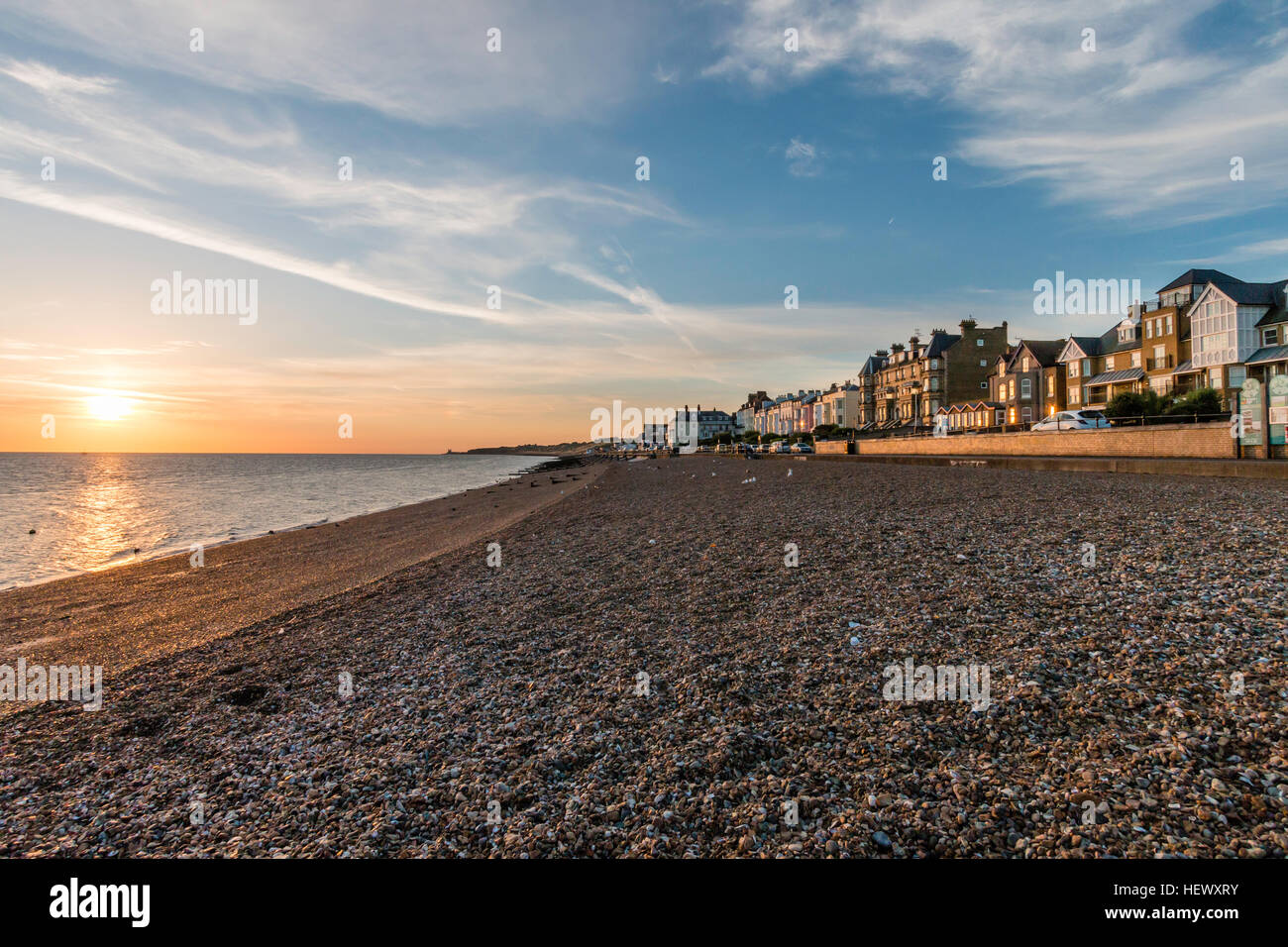 View along seafront beach hi-res stock photography and images - Alamy
