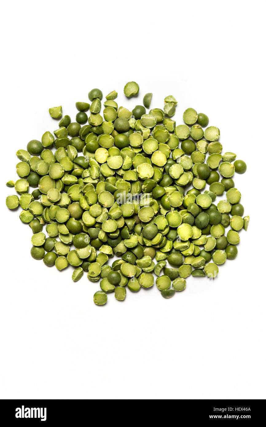 Pile of split peas isolated on white background Stock Photo - Alamy