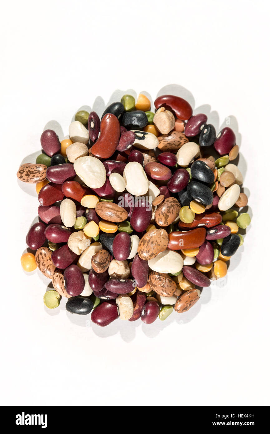 7 bean soup mix isolated on white Stock Photo - Alamy