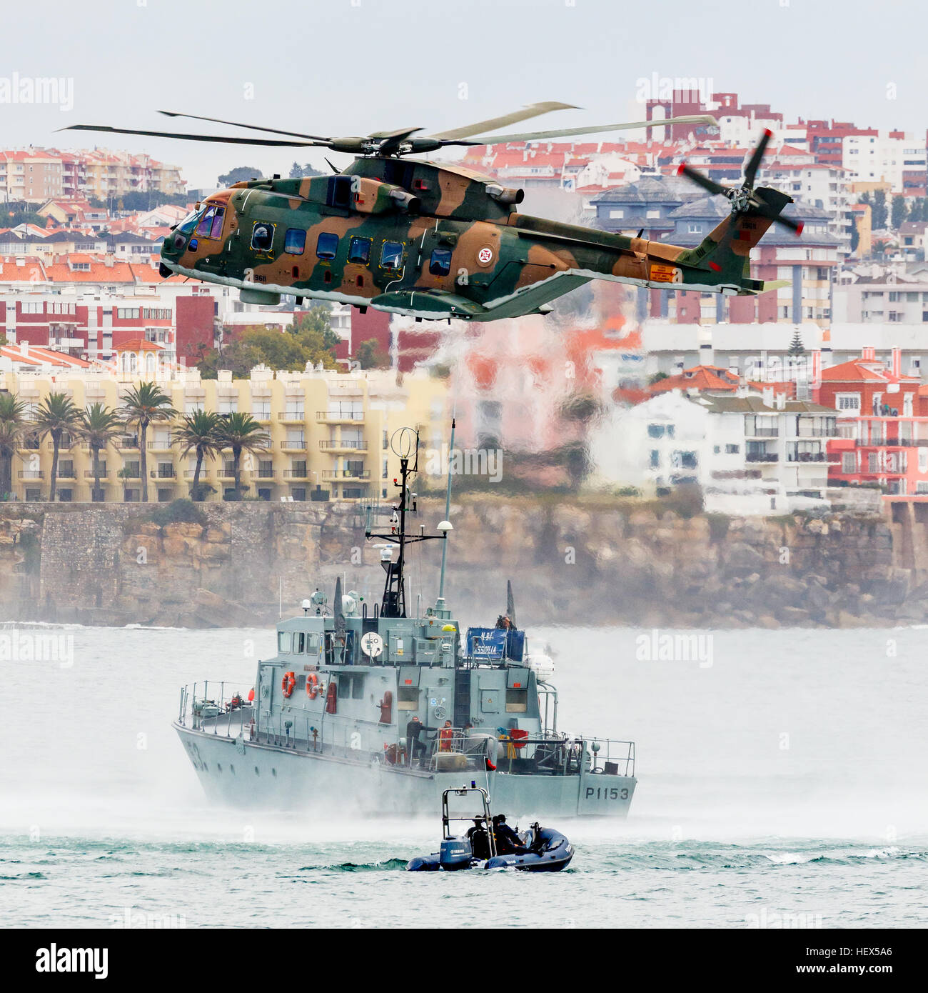 Helicopter rescue team training hi-res stock photography and images - Alamy