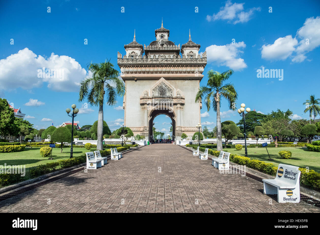 Vientiane, Patouxay Victory gate, Monument des Morts Stock Photo - Alamy