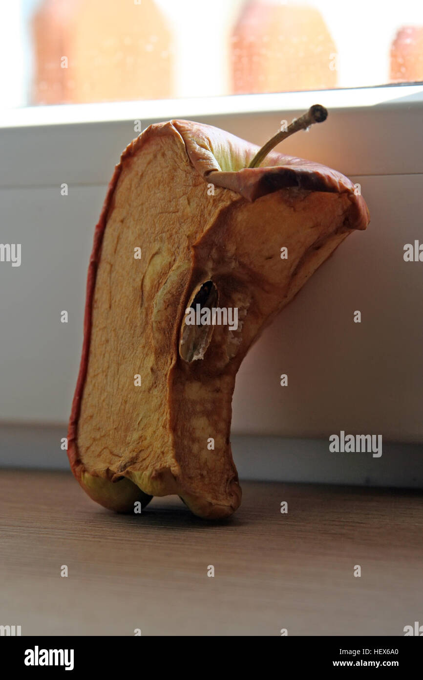 Old rotten apple. Old dry apple Stock Photo - Alamy