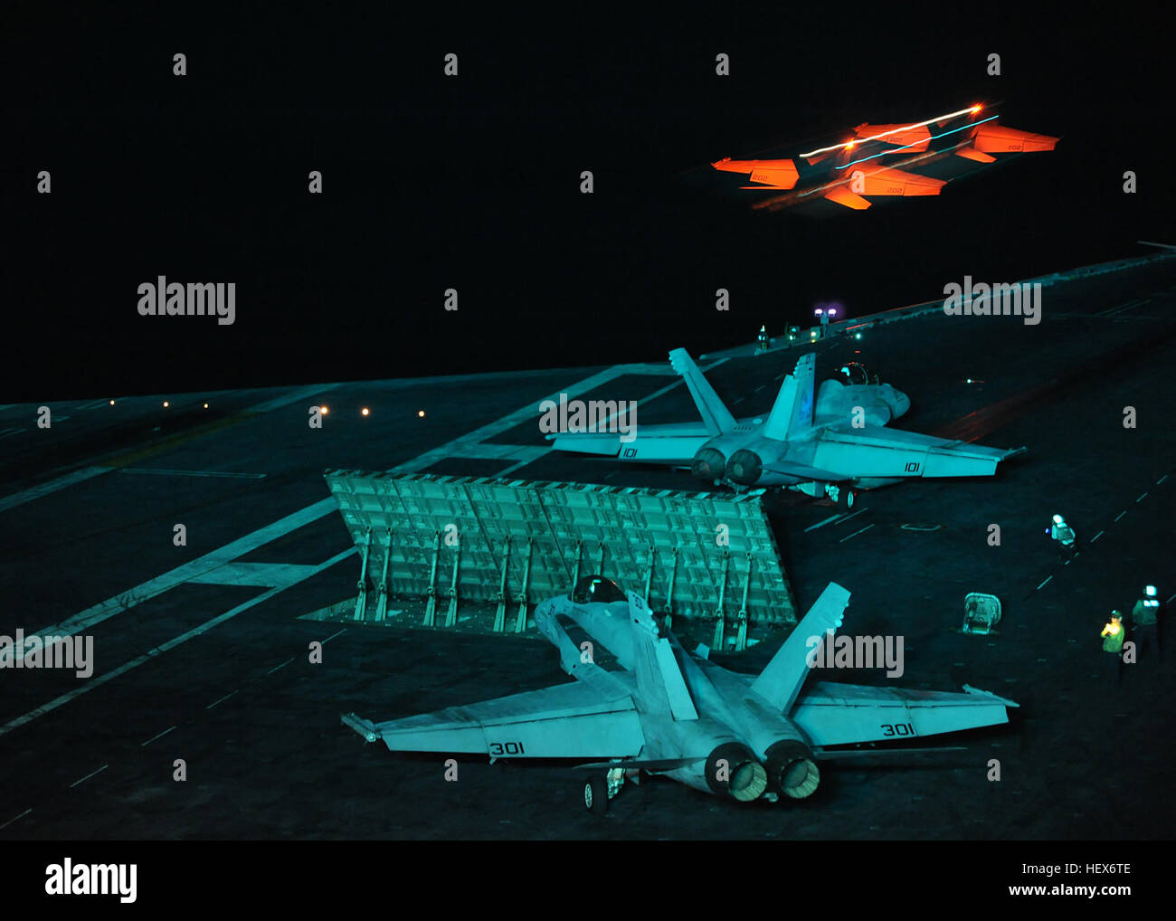 An F/A-18E Super Hornet assigned to the Kestrels of Strike Fighter ...